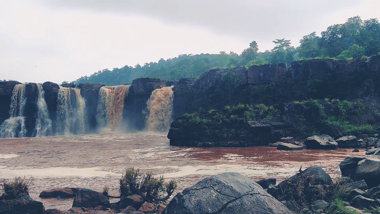 "Gira falls" on the way to saputara from bardoli... - YouTube