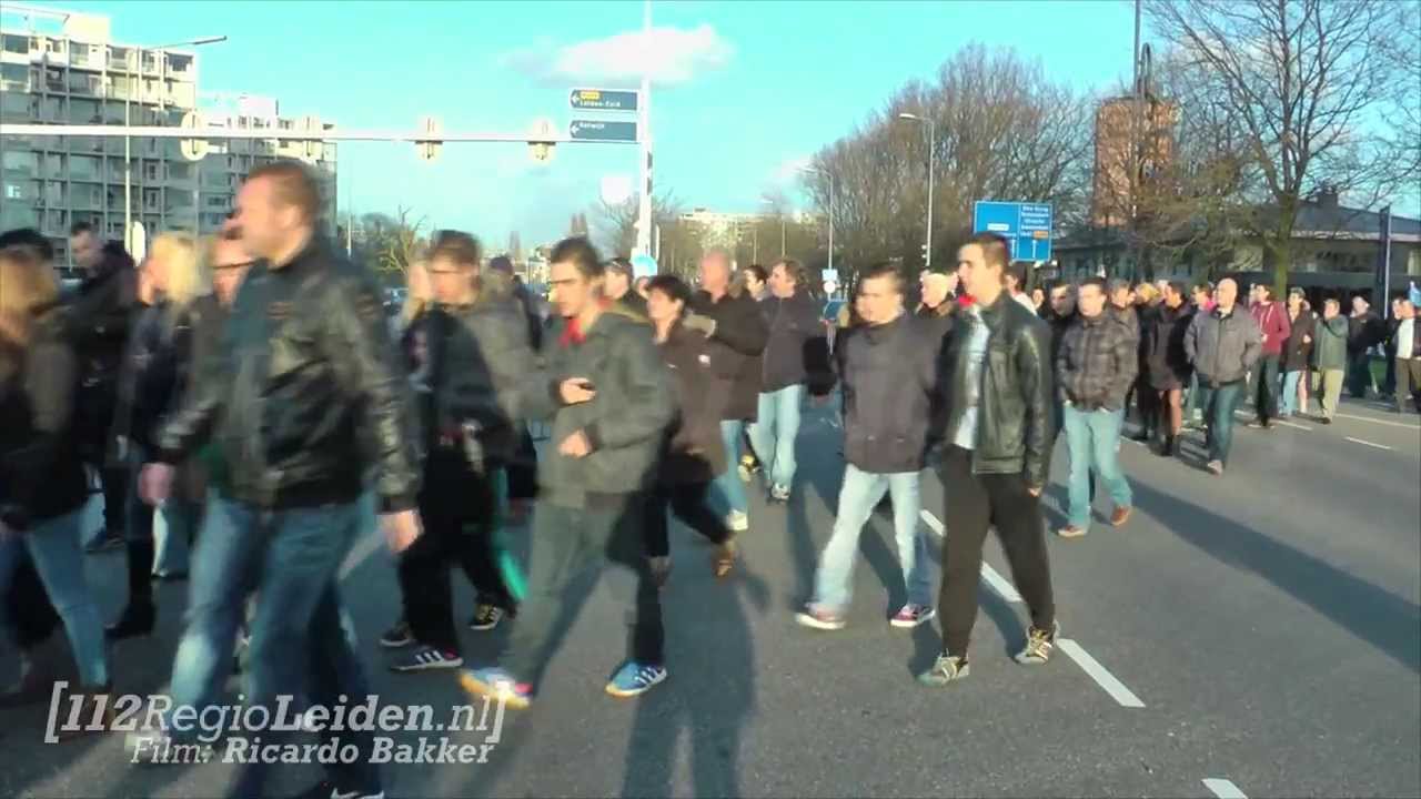 Ruim tweehonderd demonstranten tegen Benno L. in Leiden - YouTube