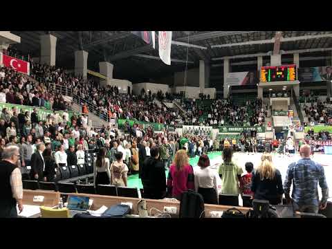 TBF’nin ayıbını Bursaspor'un Teksas taraftarı İstiklal Marşı ile örttü