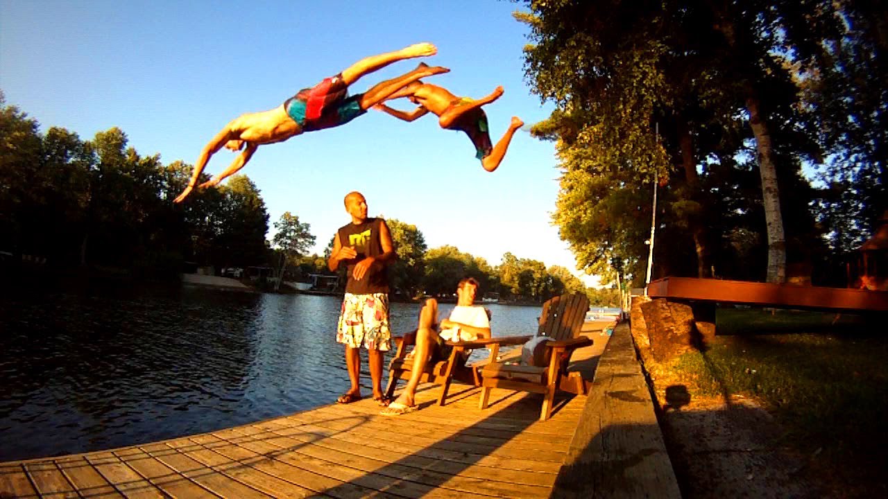 MEGA-MO: Superman Dives - YouTube