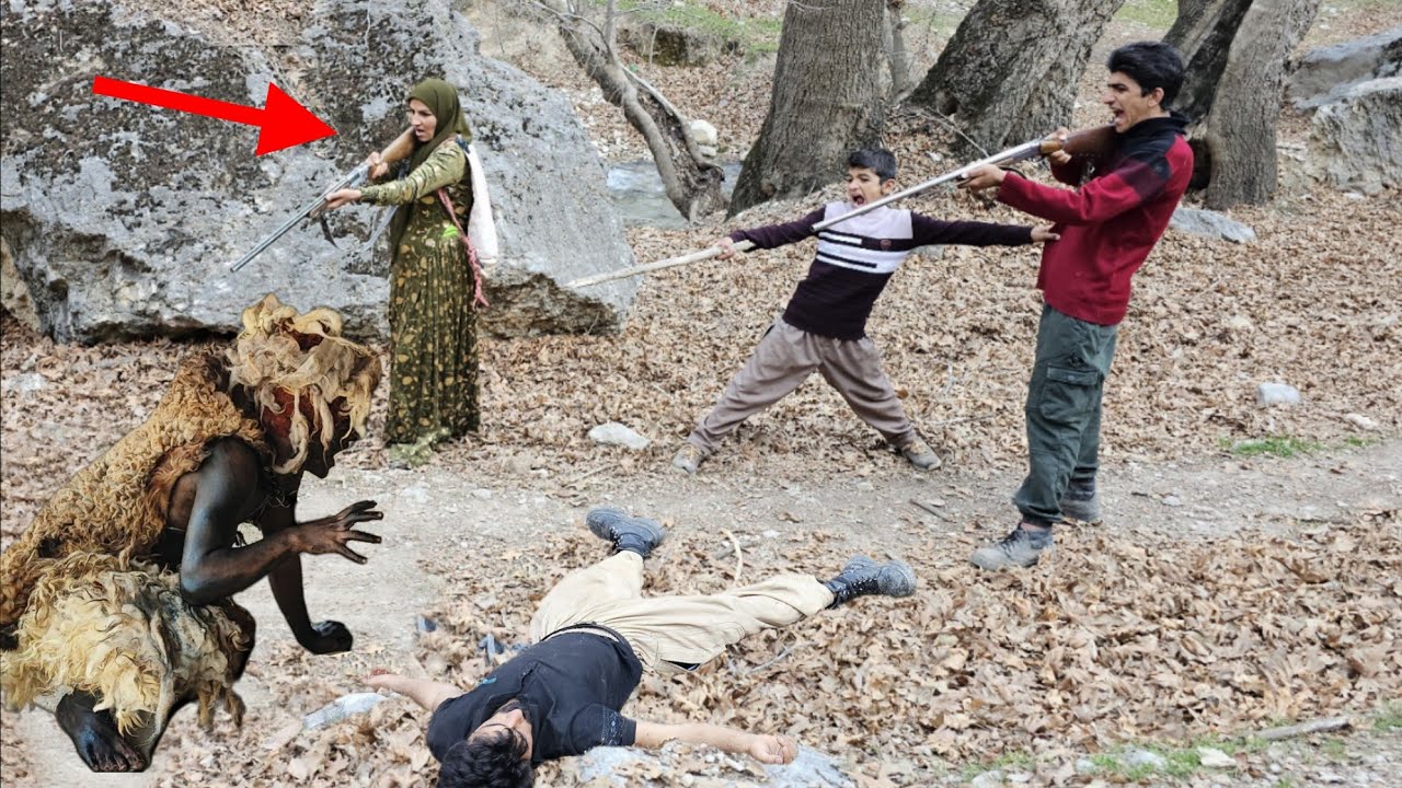 A life-and-death battle in the mountains: A wild caveman attacks a ...