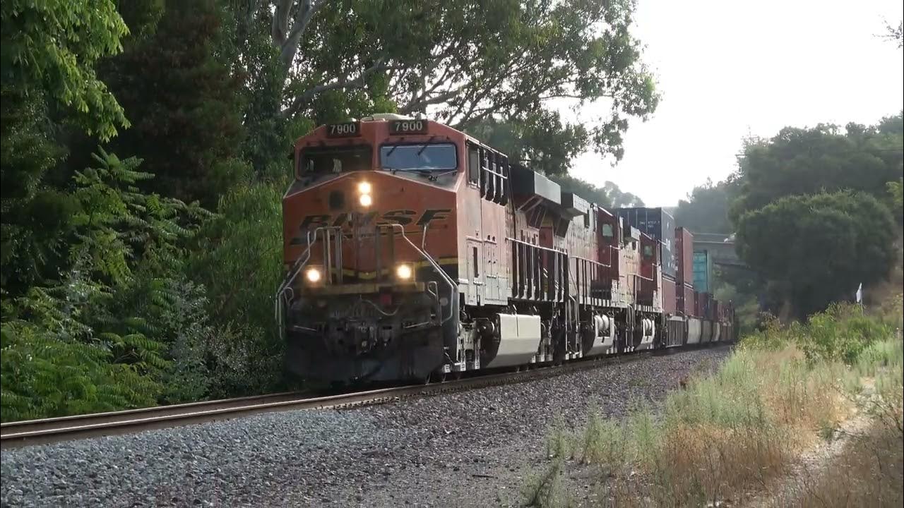 BNSF 7900 with the QMEMSTO 25 30aug24 - YouTube