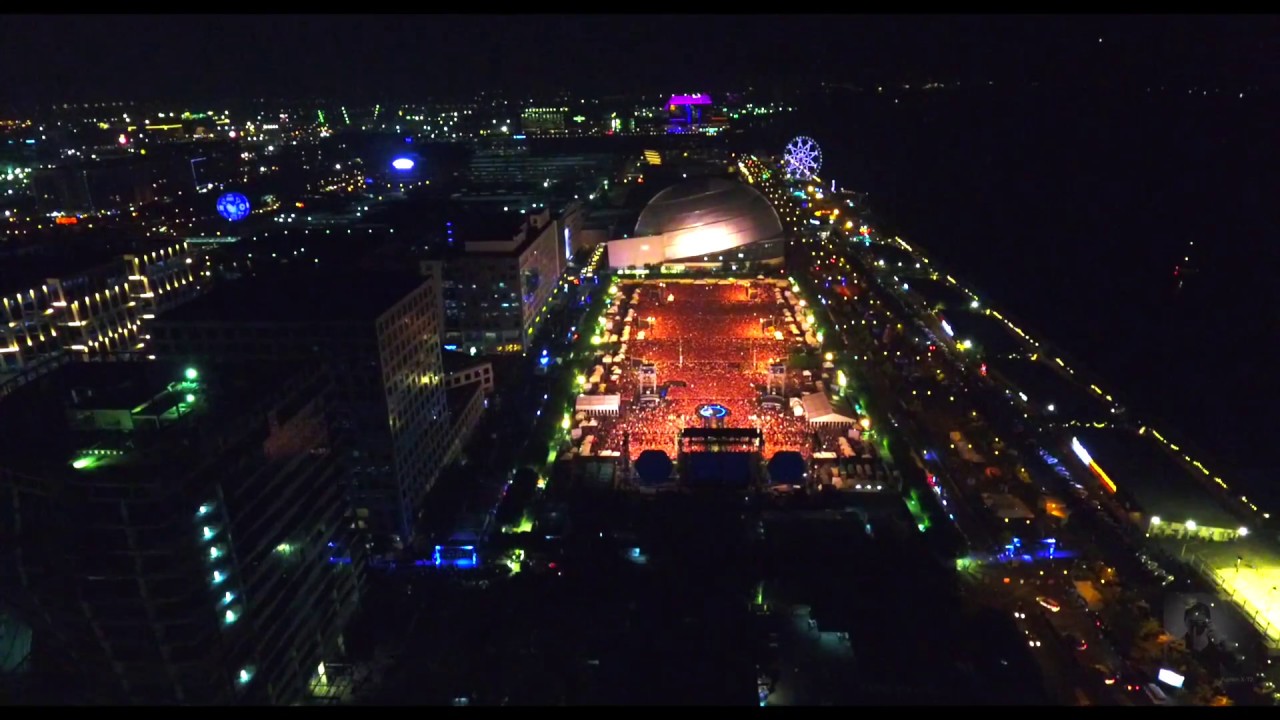 Coldplay Manila Concert ( Aerial Moa 2017 ) - YouTube