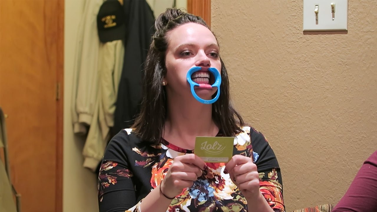 PLAYING THE LOLZ GAME! - YouTube