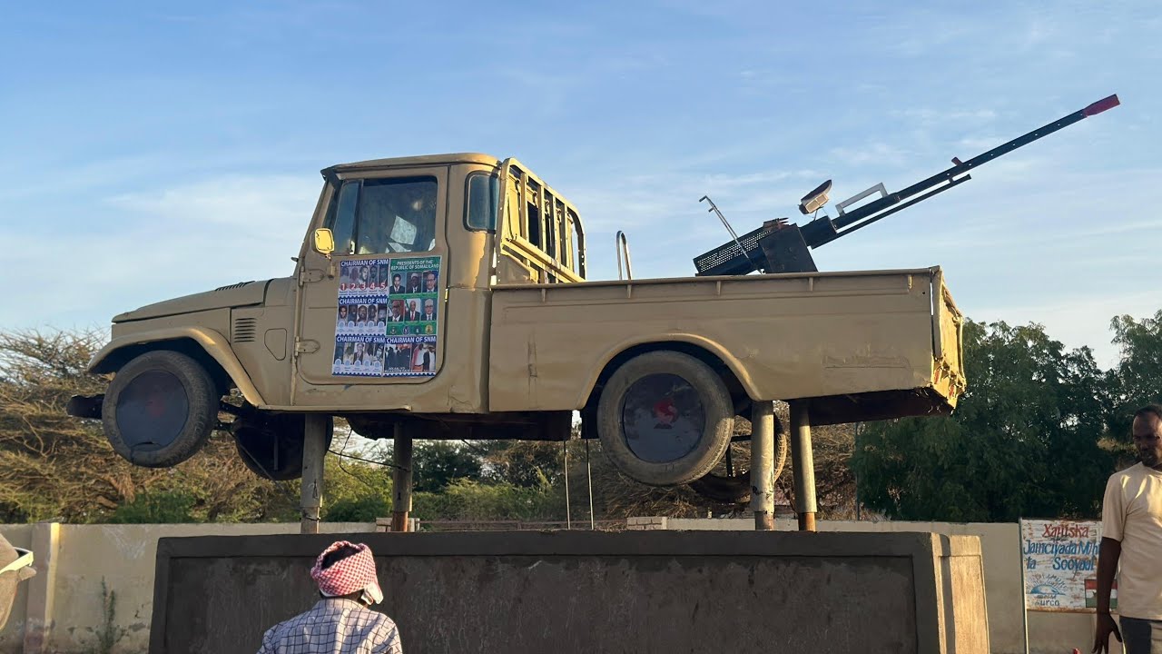 #DEGDEG; Burco oo gaadhi laga dhex taagay - YouTube