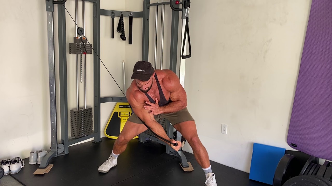 Cable single arm crossover fly - YouTube