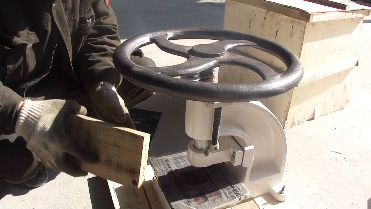 Manual Dumbbell Sample Cutting Machine video - YouTube