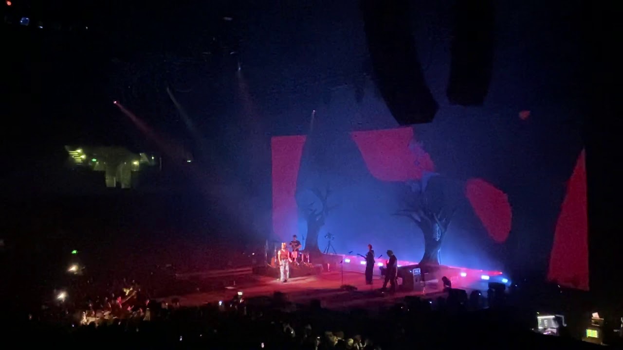 Benee Monsta - YouTube