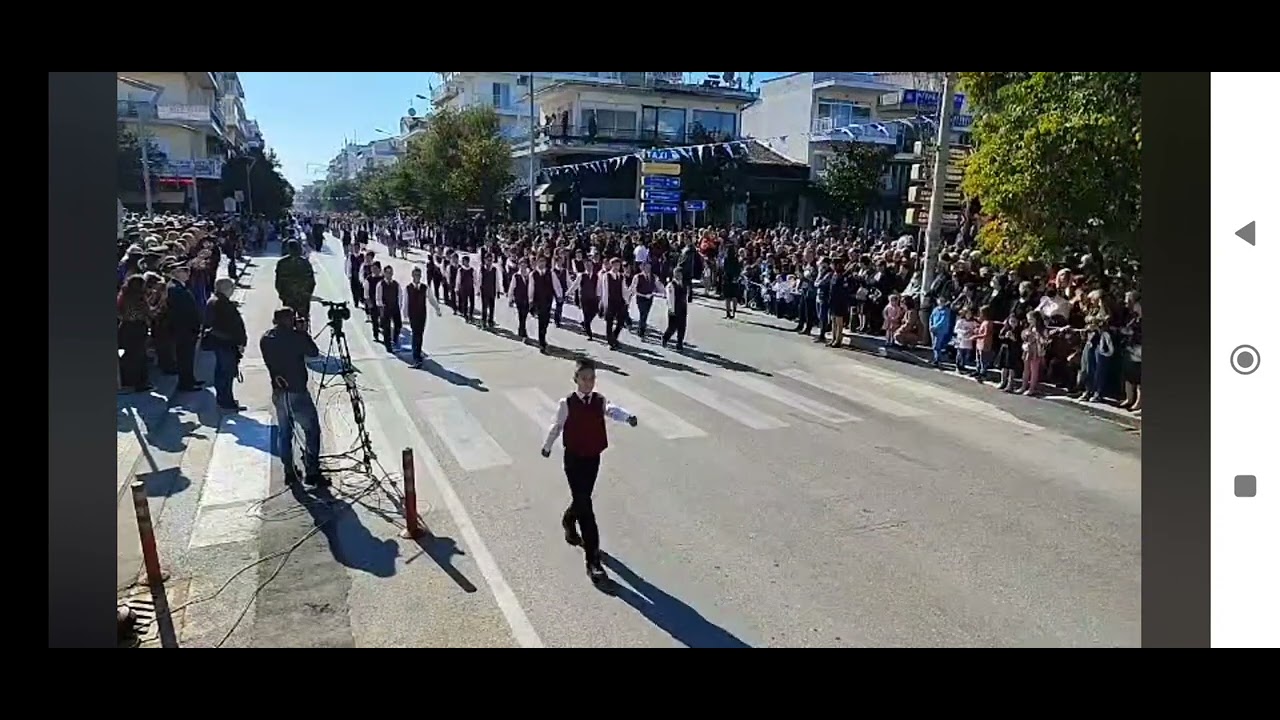Παρέλαση σχολείων στην Ορεστιάδα για ερτη 28ης Οκτωβρίου - YouTube