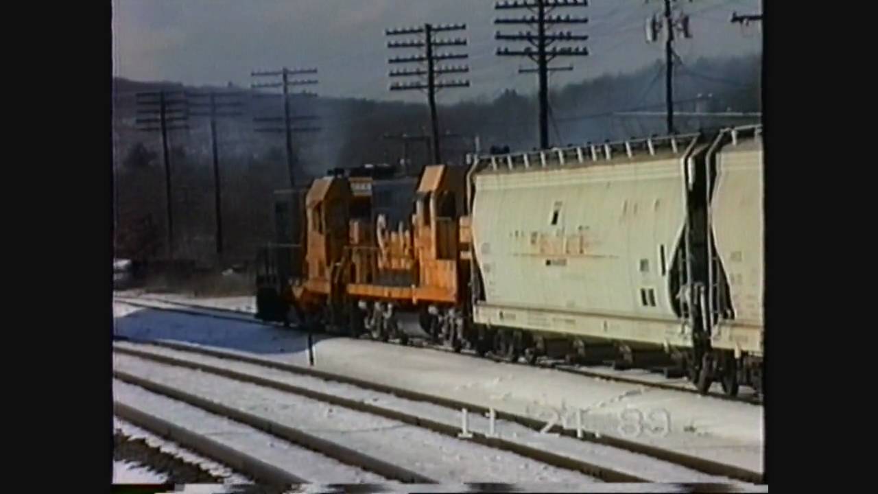 Mass Central ex-Santa Fe CF-7 and Geep work the Conrail interchange 11 ...
