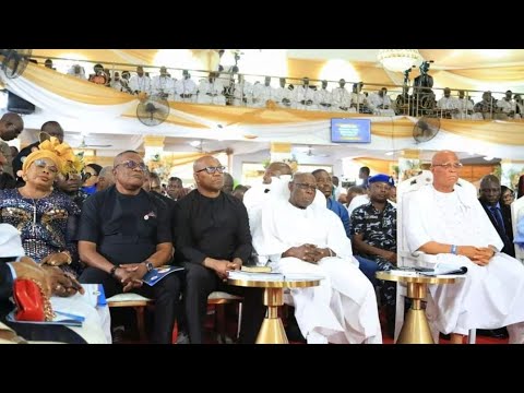 Obansanjo, Peter Obi Lands In AkwaI bom For Late Prelate Sunday Mbang ...