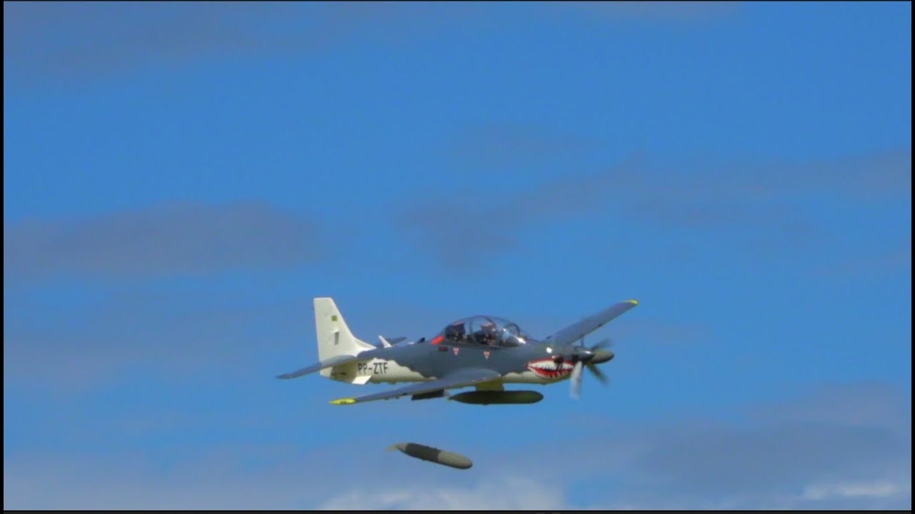 Juniaer's A-29 Super Tucano Drop Explosive Bombs in RC Park: Practicing ...