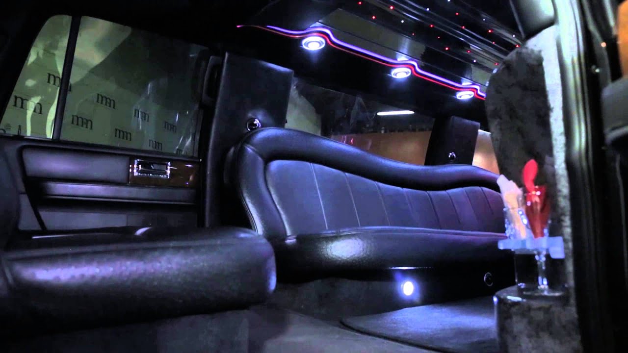 Navigator Stretch Limousine Chicago MM Buses - YouTube