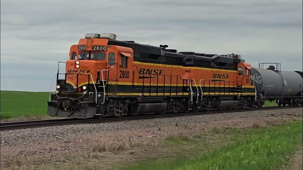 6-5-24 - BNSF 2800 South at Colton, SD - YouTube