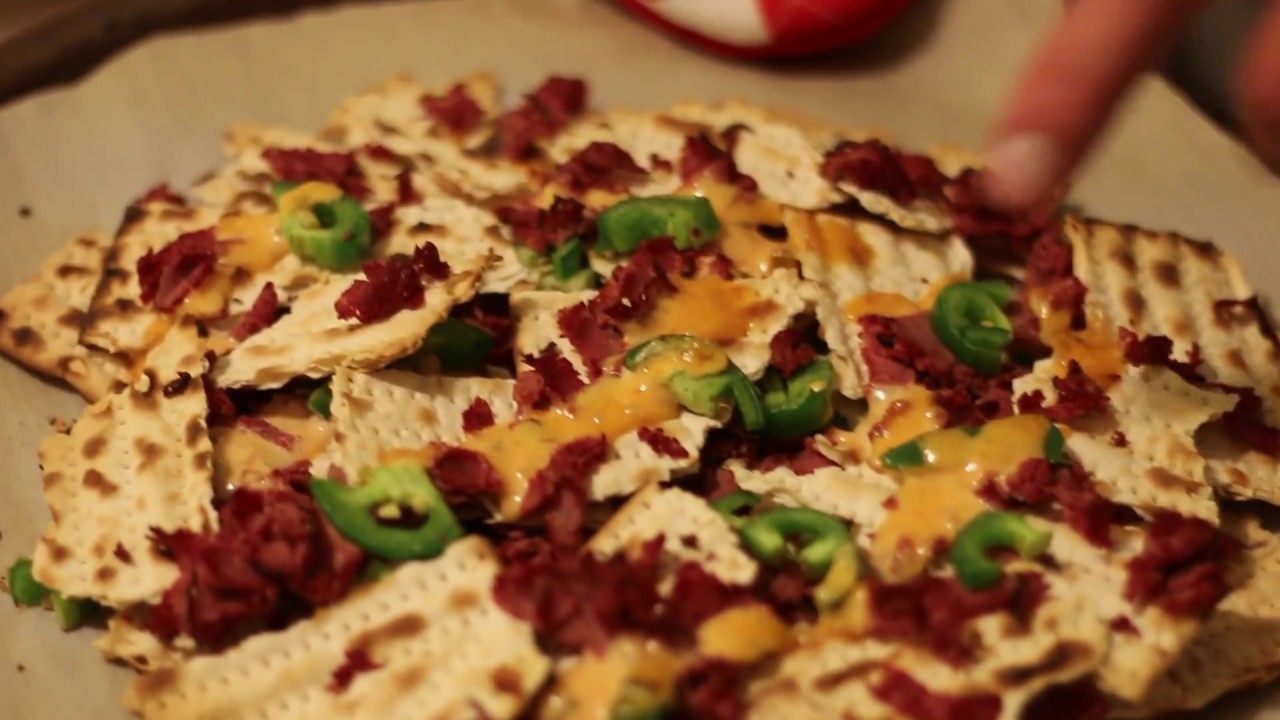 Iron Matzah- Matzah Nachos (Matchos) - YouTube