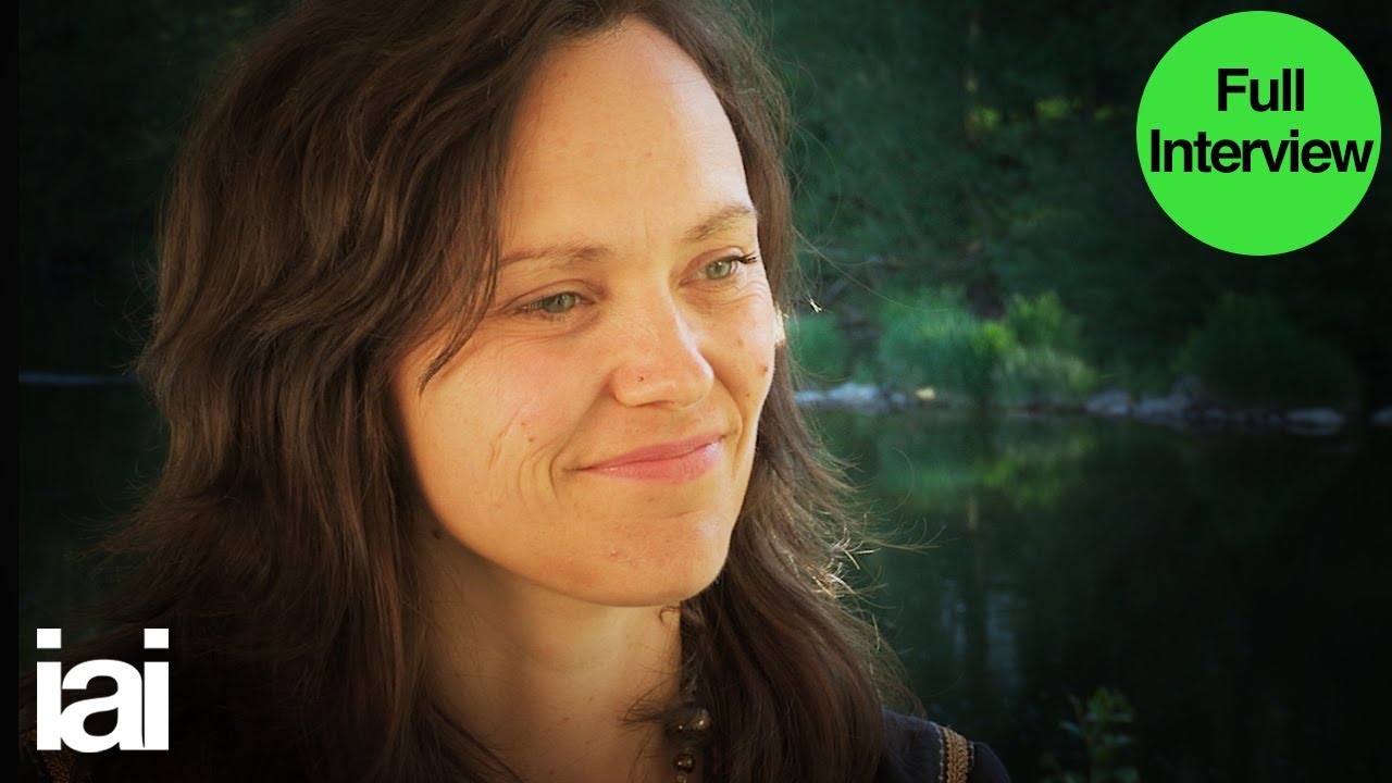 Zanna Clay | How Humans Evolved - YouTube
