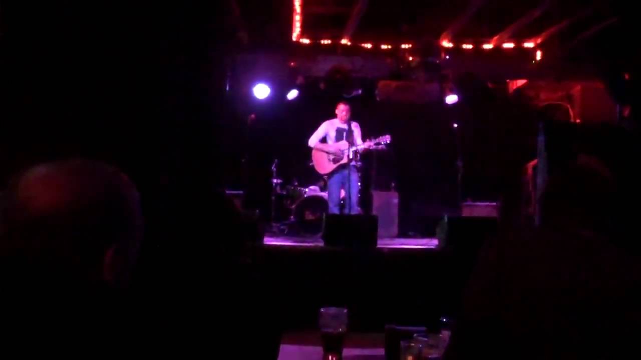 Paul Grogan - Red Roses (Acoustic) Live - YouTube