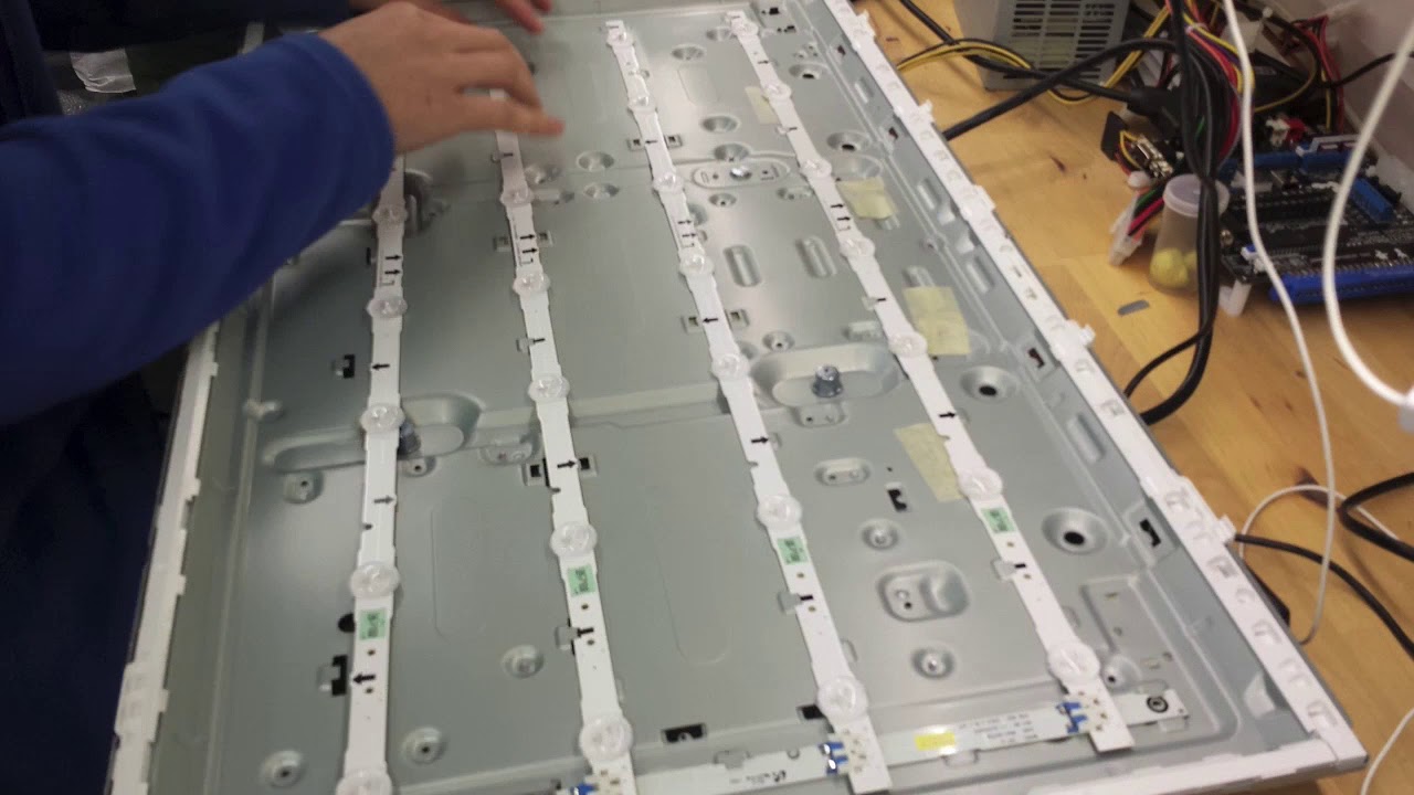 Timelapse: Samsung 32" LCD led backlight replacement - YouTube