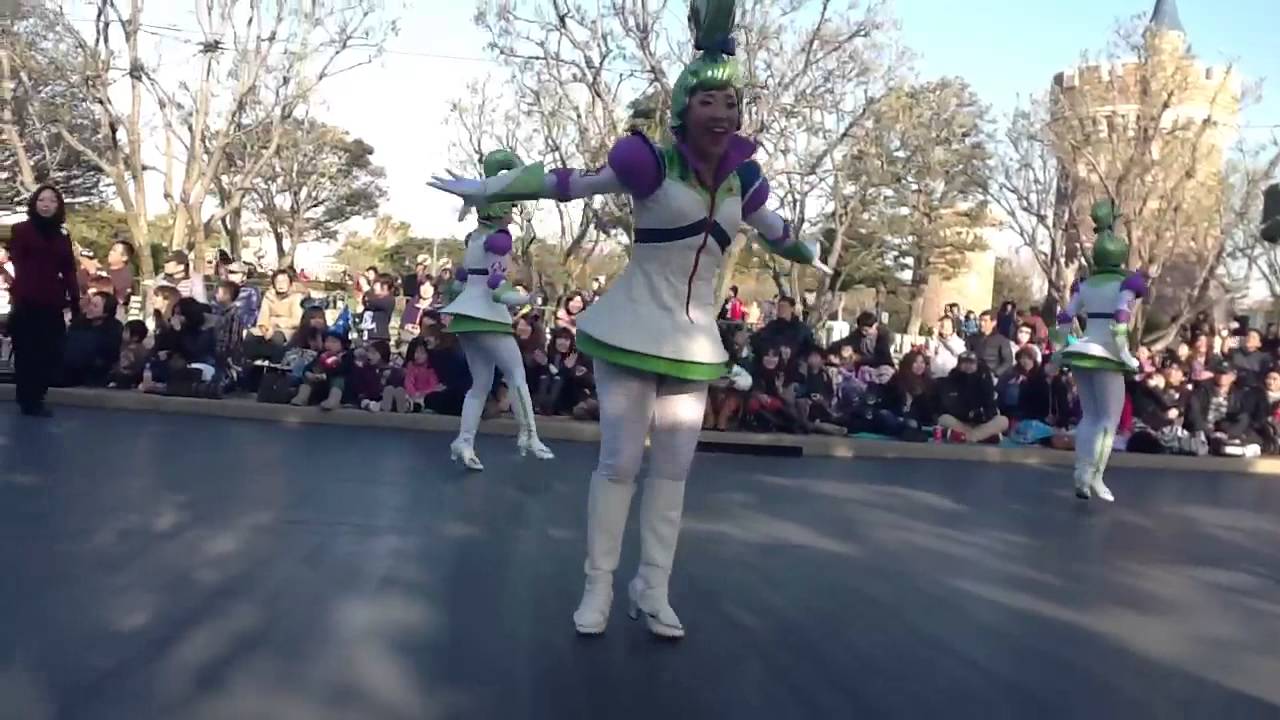 Tokyo Disneyland: Jubilation! Parade No.2 1/12/2013 - YouTube