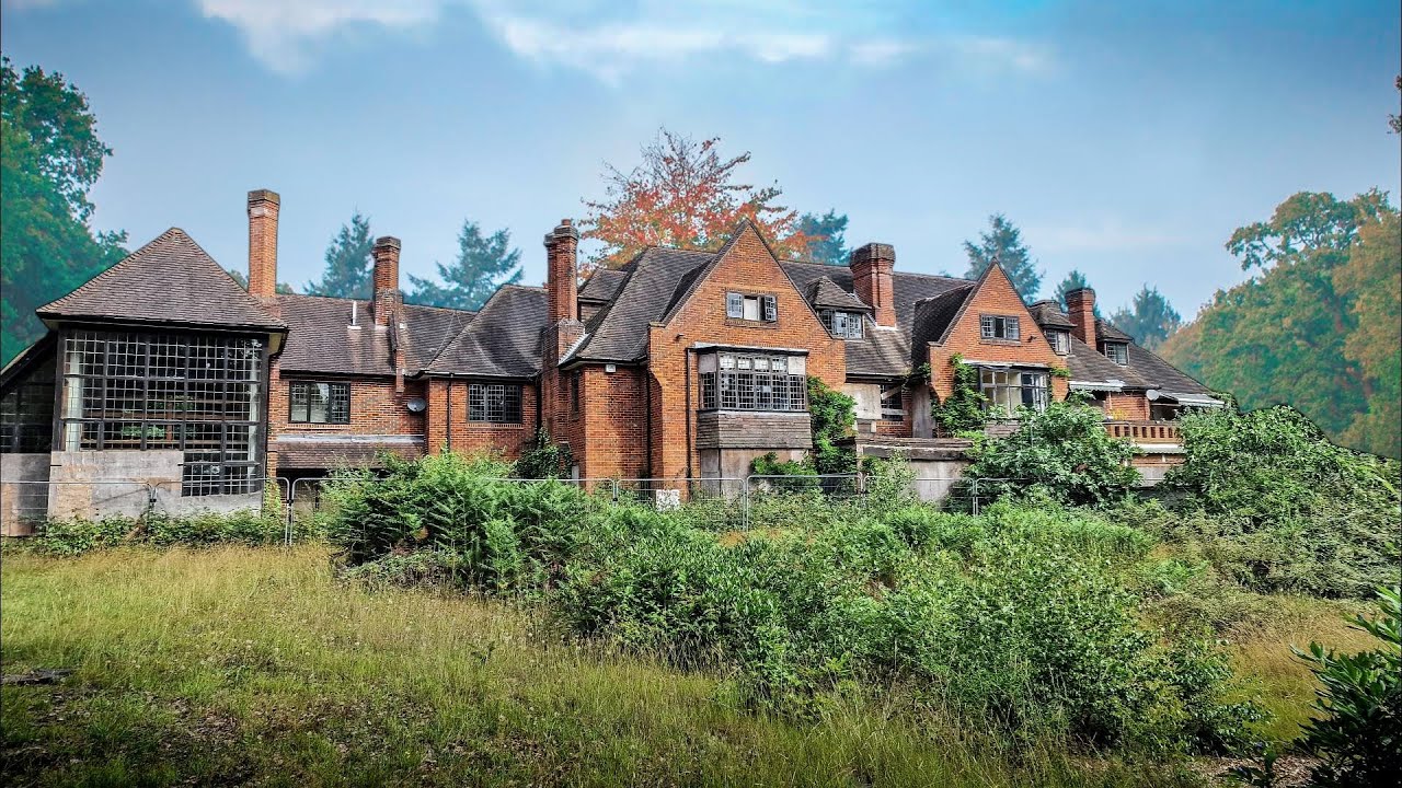 We Found an ABANDONED £10,000,000 Mansion! Cars and belongings left ...