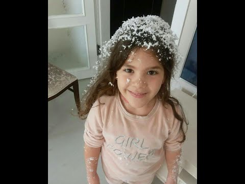 Evde Kar Yağdırdık Kar Sprey animasyon filmler Kısa video