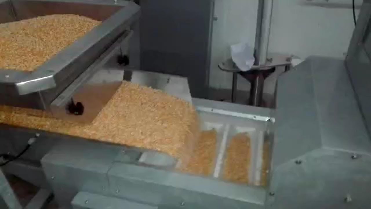 Electronic scale packaging machine-520A fully automatic material ...