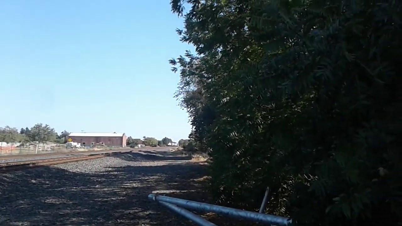 UP 8886 UP 6812 LEAD A NORTHBOUND FREIGHT TRAIN UP 8886 WITH A NICE 3RD ...