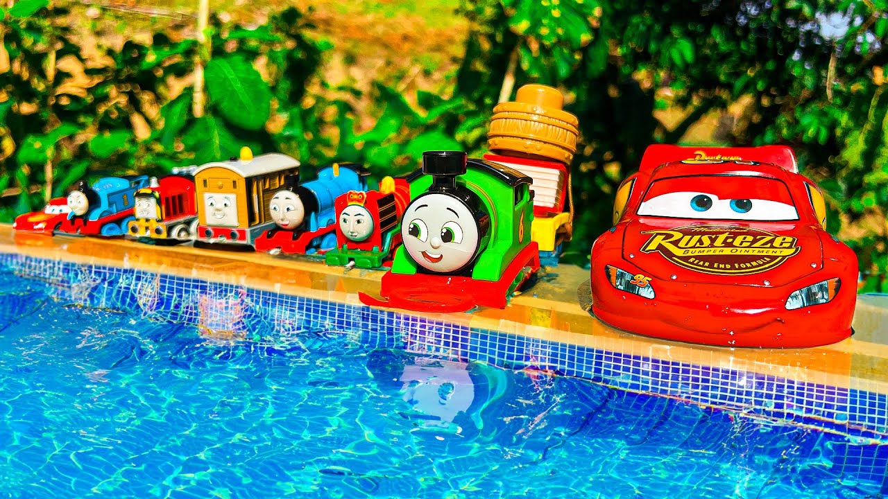 Looking for Thomas & Friends in the pool: Thomas The Train - YouTube