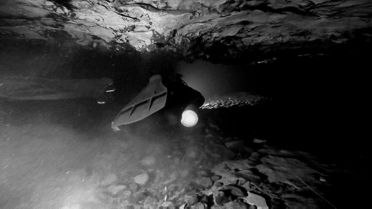 Cave diving UK - Hurtle Pot - YouTube