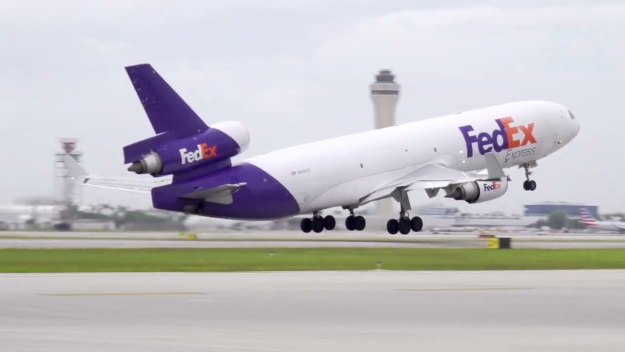 Insane Close Up Plane Takeoffs and Landings at Miami Airport – Filmed ...