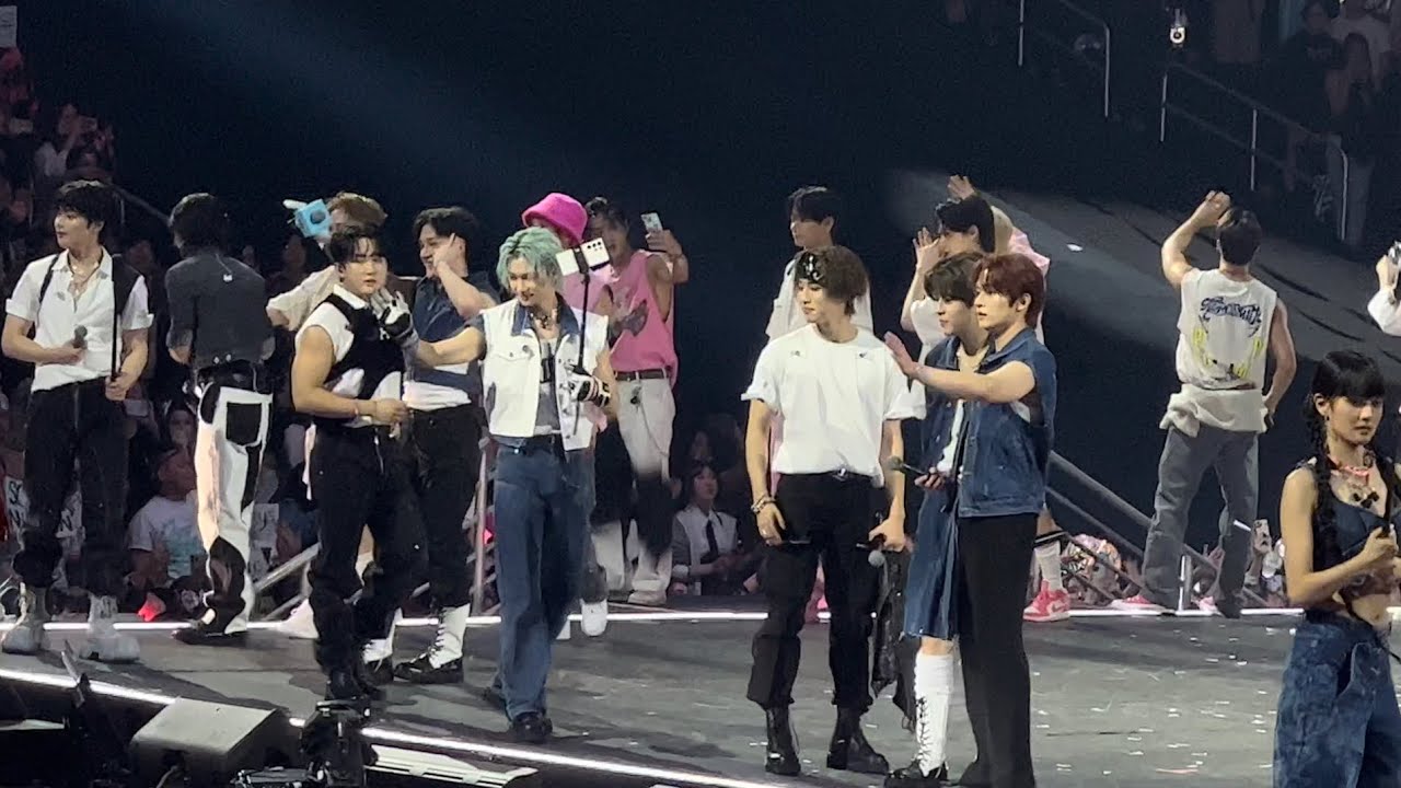 Idols stage exit KCon LA Day 3 Ft. Stray Kids say goodbye. 08/20/23 4K ...