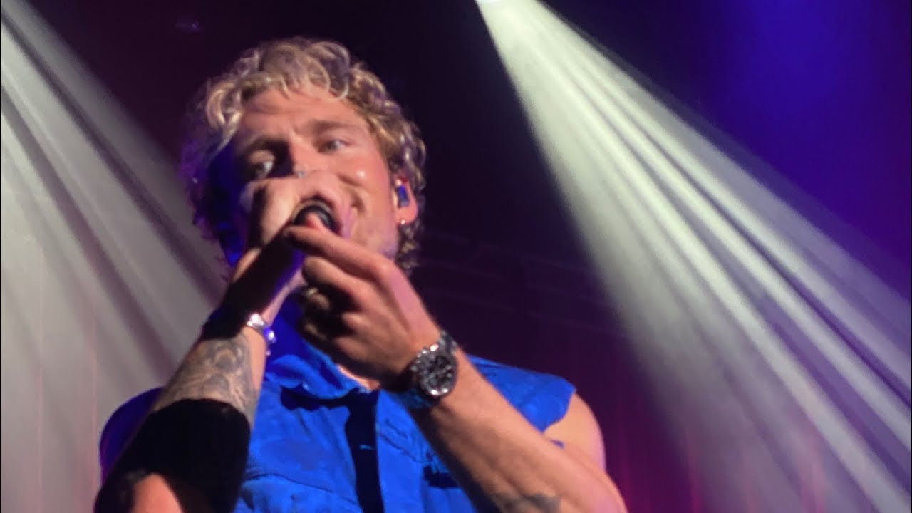 220826 Christopher - Tulips @ Live in Korea / 크리스토퍼 내한공연 첫콘 - YouTube