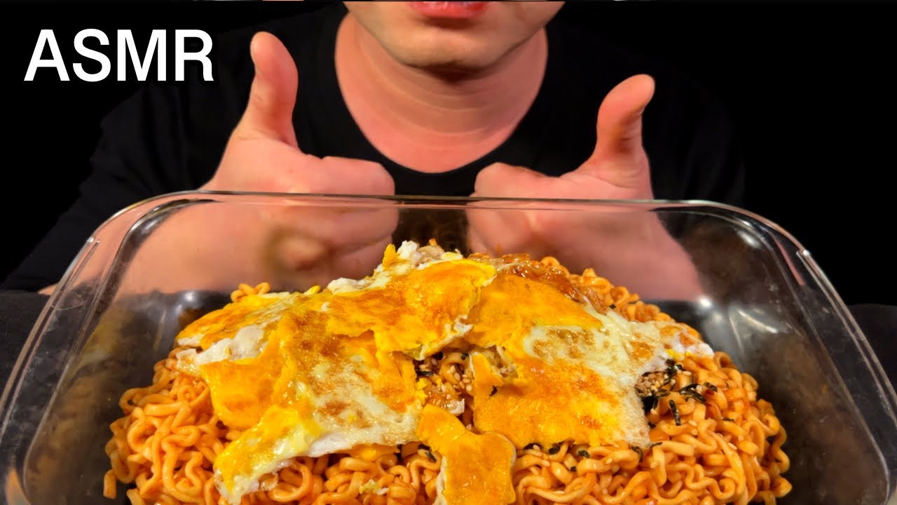 ASMR EATING FRIED EGG AND SUPER HOT NOODLES 煎蛋火雞面 | EATING ASMR sounds ...