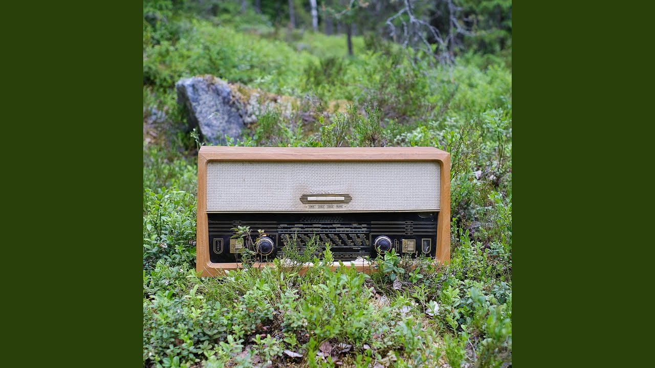 Old Rusty Radio - YouTube