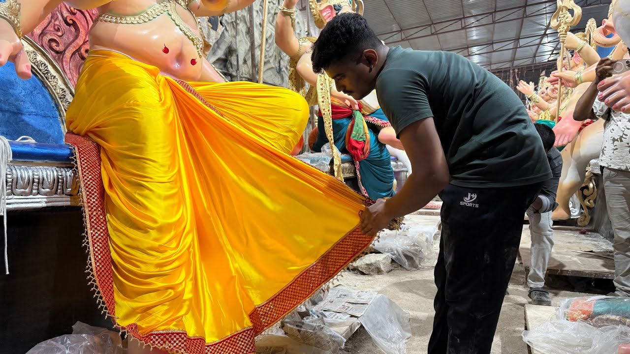 BIG Mumbai Ganesh Dhoti making 2025 | How to Tie Dhoti to Ganesha | Big ...