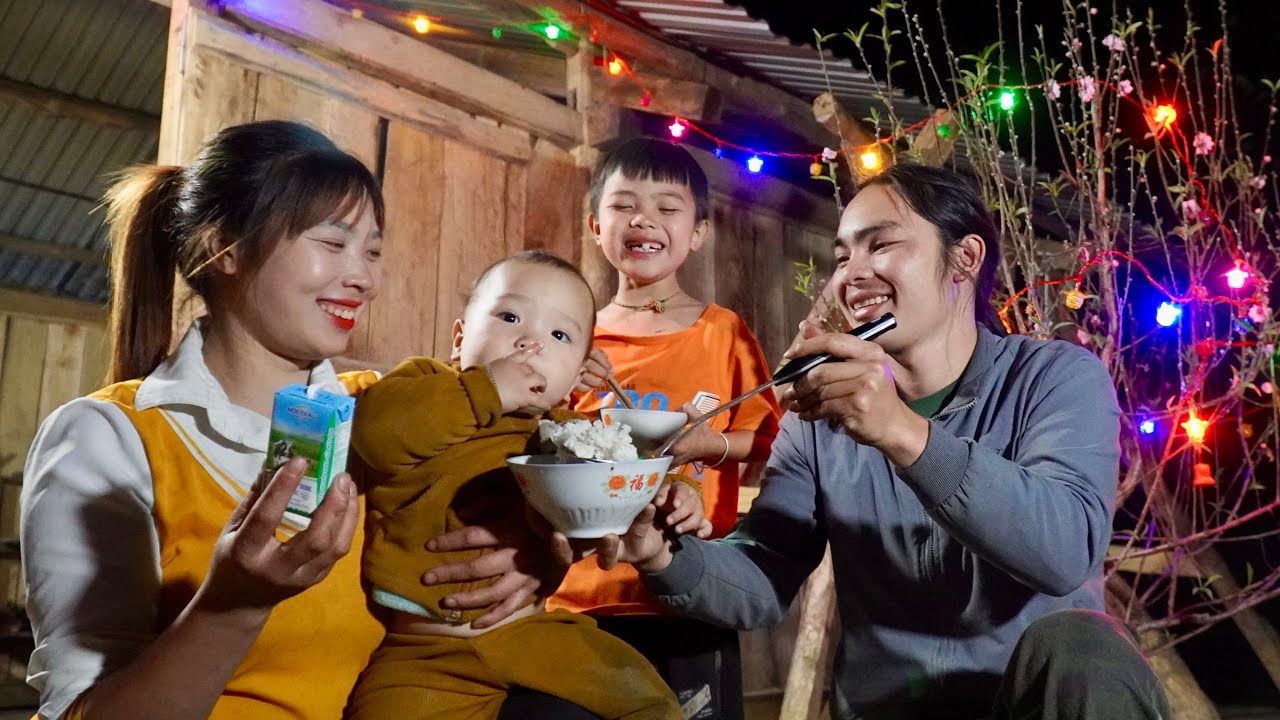 The whole family is happy to welcome the baby, harvest tomatoes, farm ...