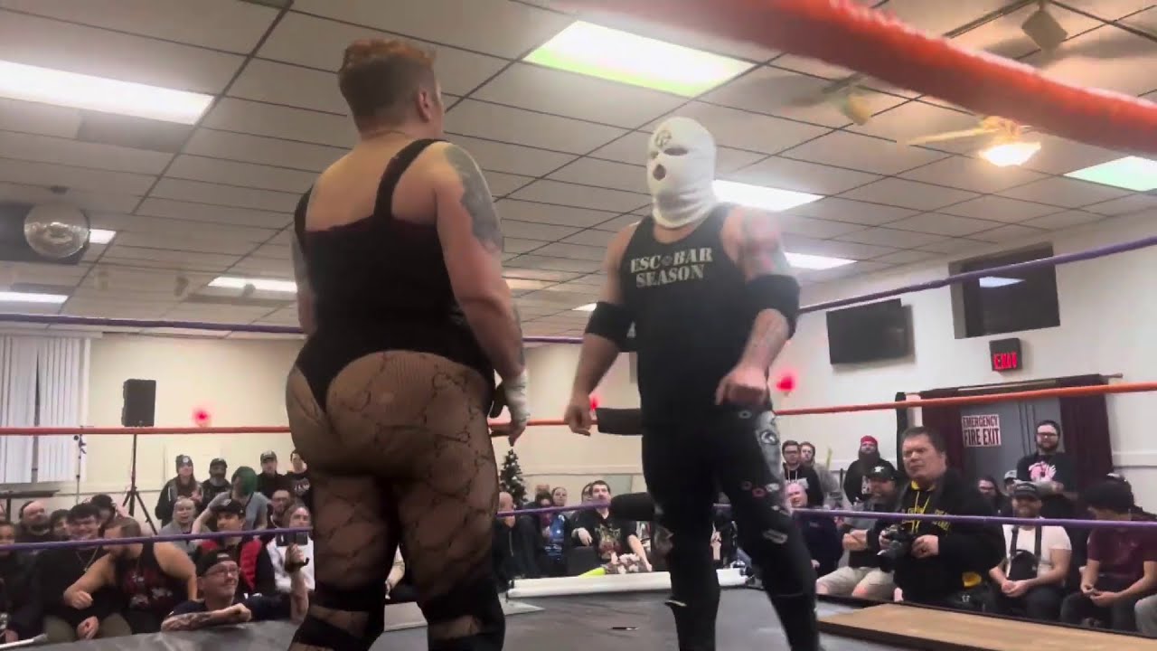 JJ Escobar vs. Mickie Knuckles - Horrorslam Deathmatch - YouTube