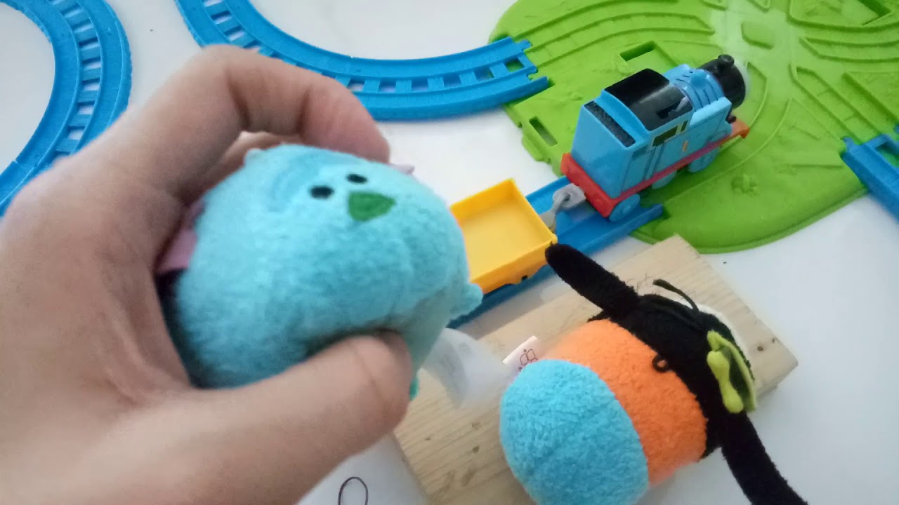 Tsum tsum riding motorised thomas, tomy james & rc wackmaster - YouTube