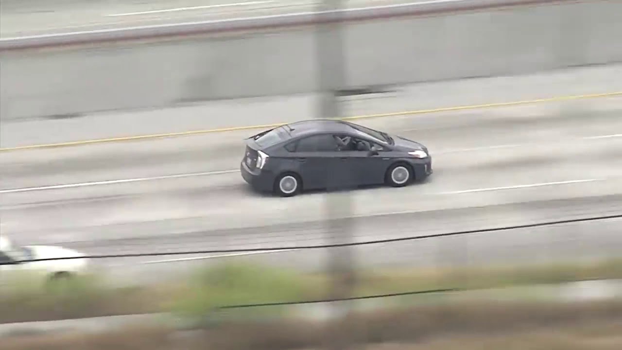 High Speed Police Chase SHOOTING BACK AT POLICE OFFICERS! - YouTube