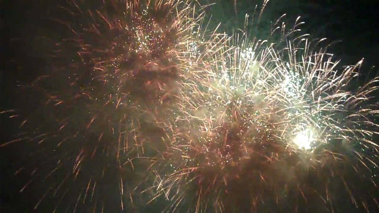 Red, White and Blue Ash Fireworks Finale 2010 - YouTube