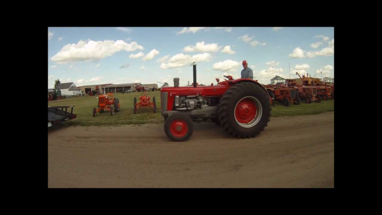 Massey Fergeson 98 Screaming Jimmy Pull - YouTube