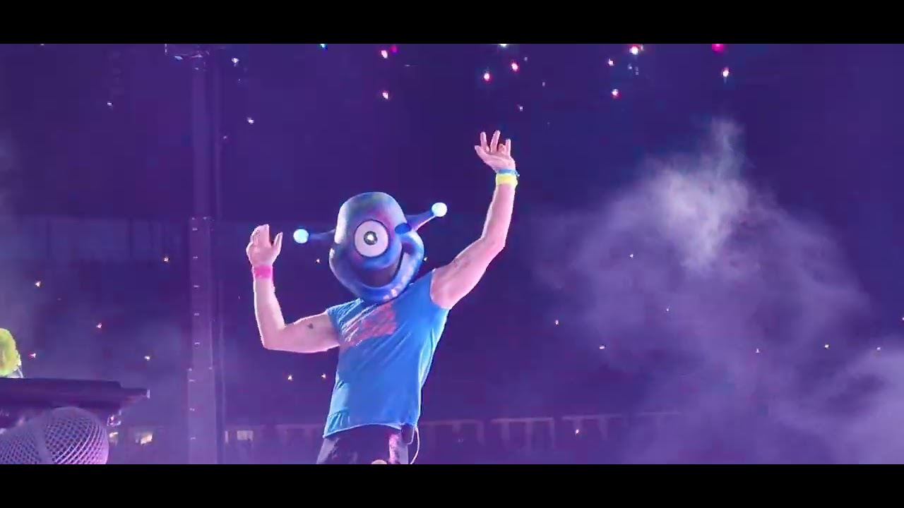 Coldplay LIVE - The Lightclub ("Infinity Sign"+"SJLT"+"Midnight ...