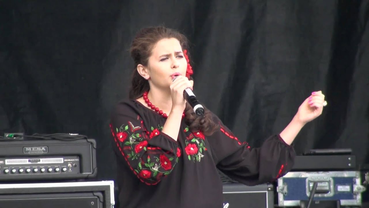 Yulia Stupen - 14th. Toronto Ukrainian Festival 2010 - YouTube