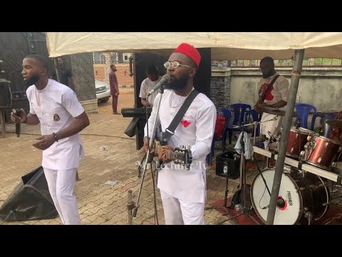 OWERRI BONGO MUSIC || MR. LECTURER LIVE PERFORMANCE - YouTube