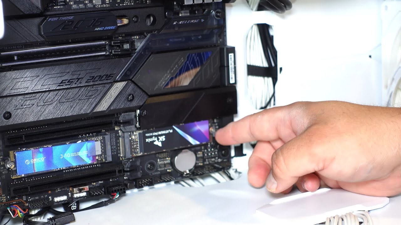 Installing SK hynix Platinum P41 2TB Internal NVMe SSD - YouTube