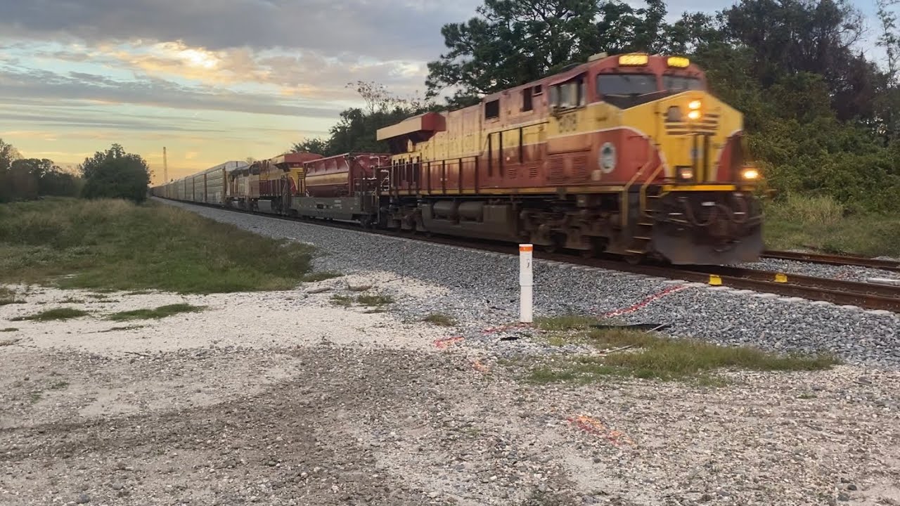 FEC TRAIN 105 @ 5:11pm 11-28-22 - YouTube