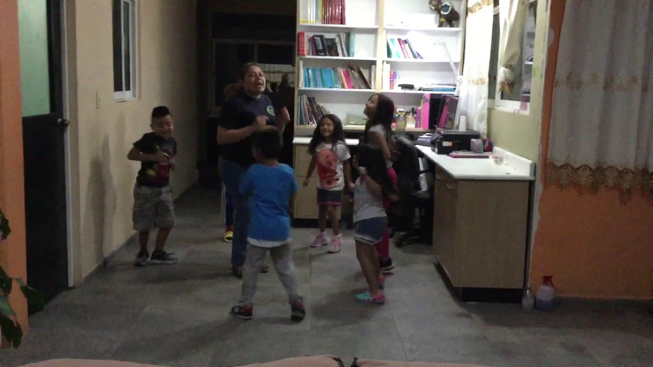 Juego “El Rey pide” - YouTube