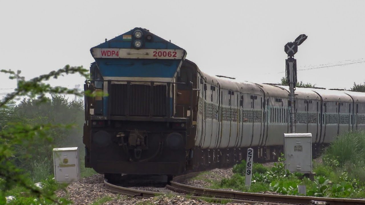 Offlink KJM WDP4 thunders 🔥🔥 through Asalpur Jobner with Agra Ajmer ...