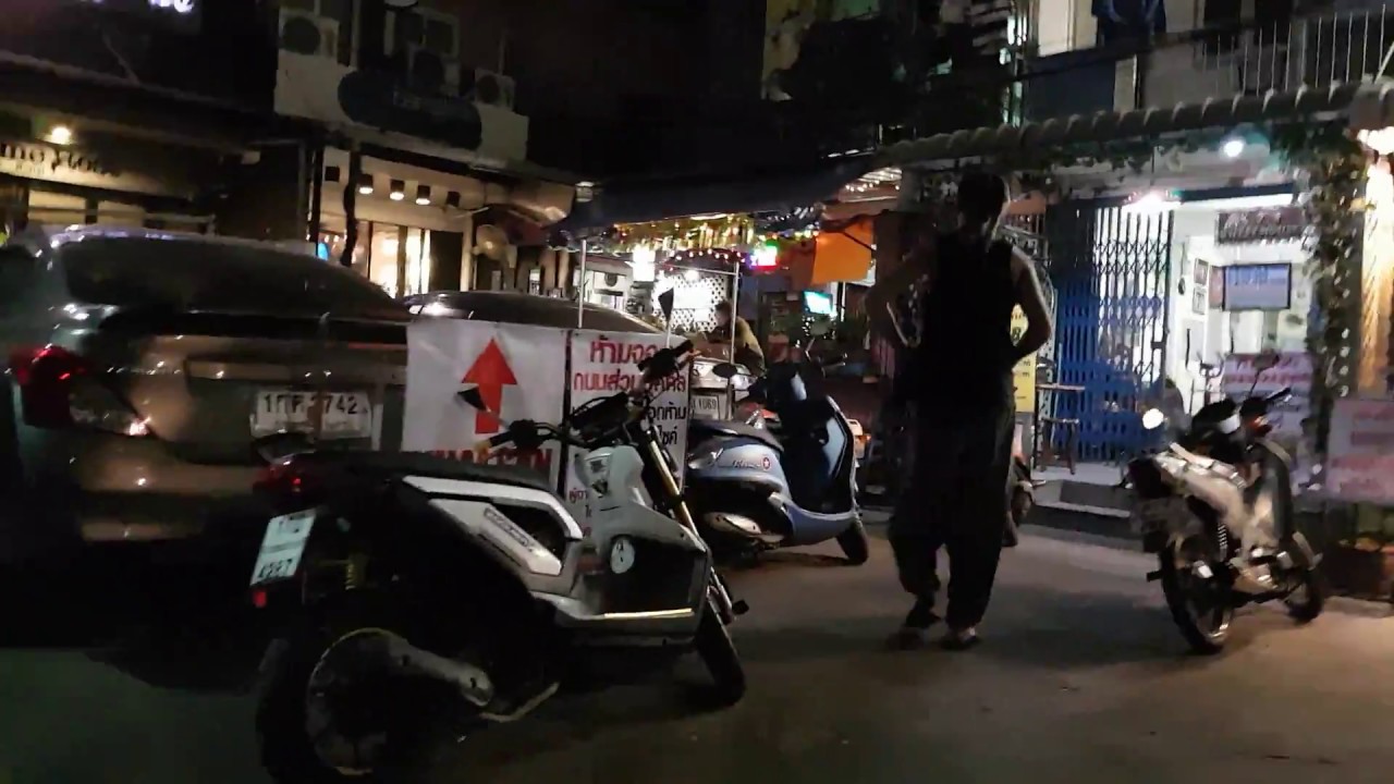 Sketchy Back Alley, Bangkok Thailand - YouTube