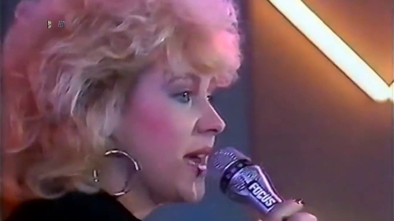 Sandy Wilson - Gimme Your Love Tonight *HD* - YouTube